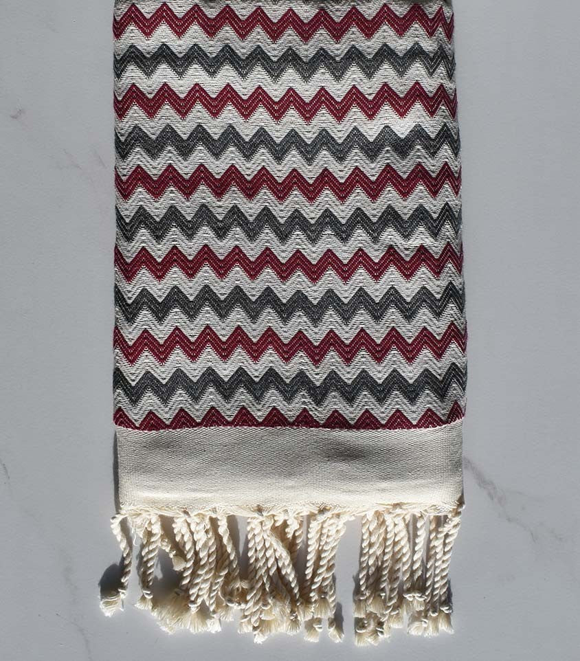 Strandtuch Zick-Zack-Creme, grau und lila – FOUTA TUNISIA